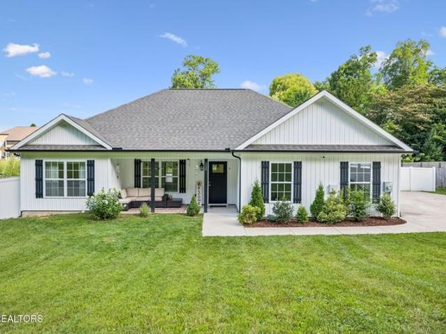 120 Breezewood Cir, Clinton, TN 37716