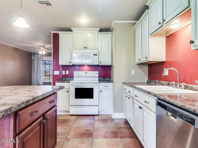 120 Burrow Dr, Scott, LA 70583 | MLS #RA2600006