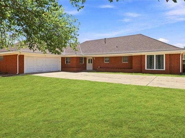 120 Gaynelle Ln, Hobart, OK 73651
