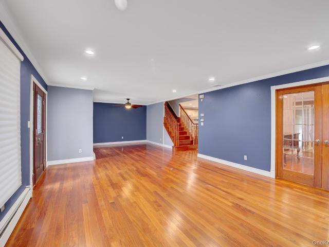 120 Greenway W
