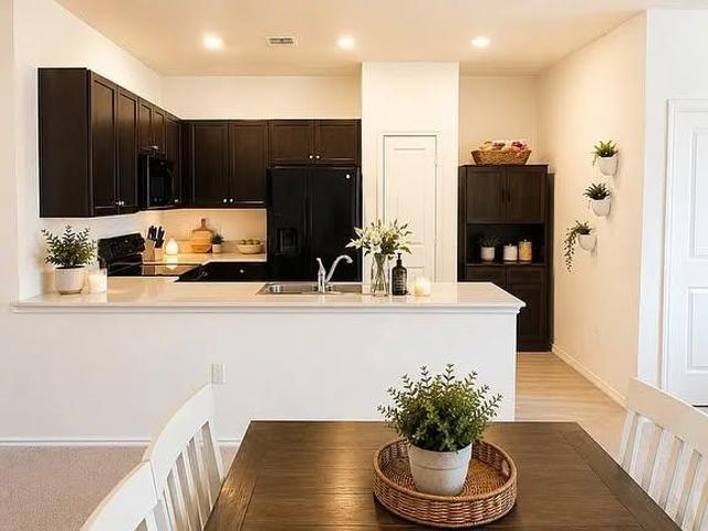 120 Greystone Ct