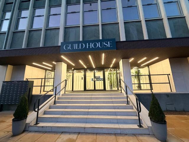 120 Guild House, Oundle Road. 2 bed apartment to rent £1,000 pcm £231 pw