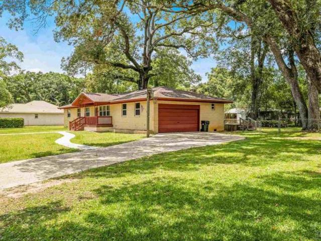 120 Dodge Dr, Pensacola, FL 32503