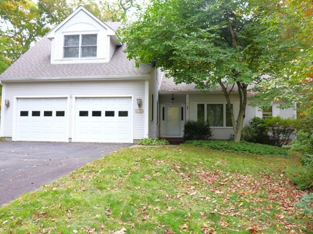 120 Dennison Rdg, Manchester, CT 06040