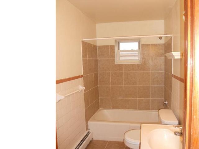 120 E 4Th Street