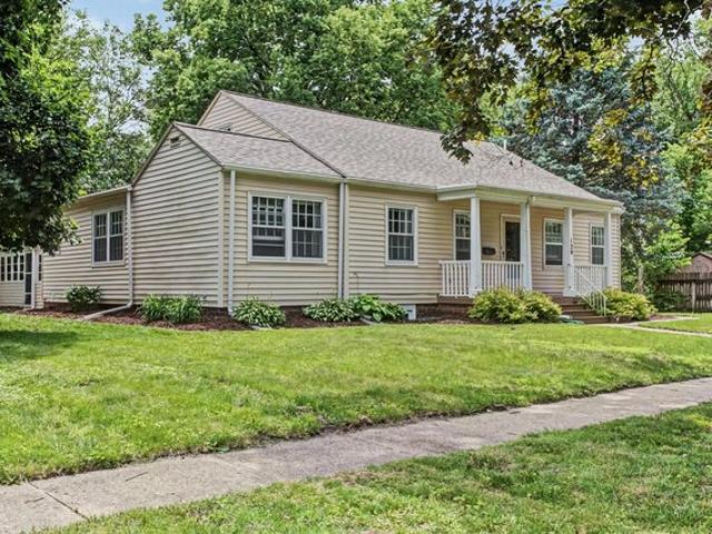 120 E 7th St, Ames, IA 50010