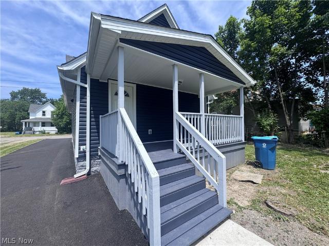 120 E 32nd Street