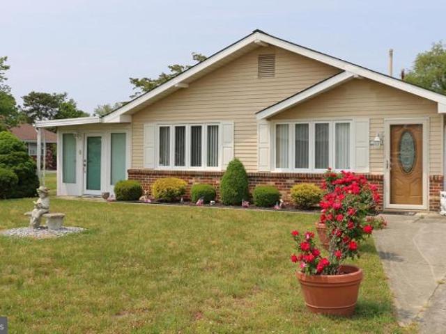 120 Elmtowne Blvd, Hammonton, NJ 08037