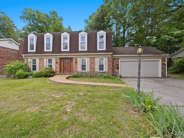 120 Fox Creek Rd, Belleville, IL 62223