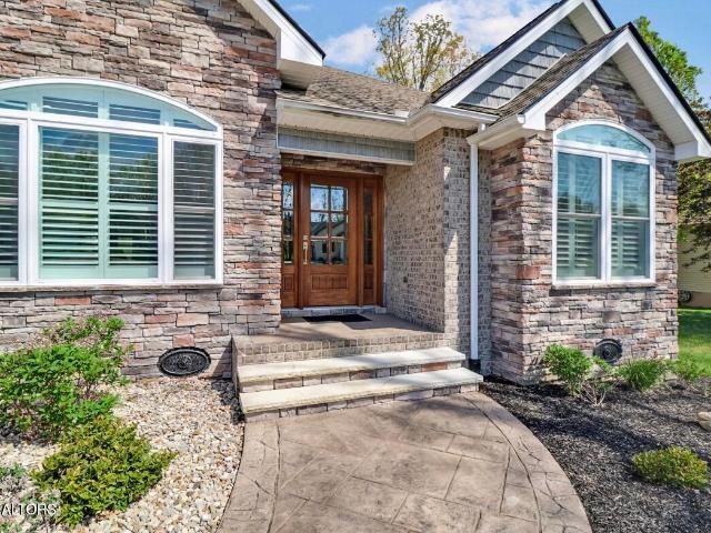 120 Forest View Drive