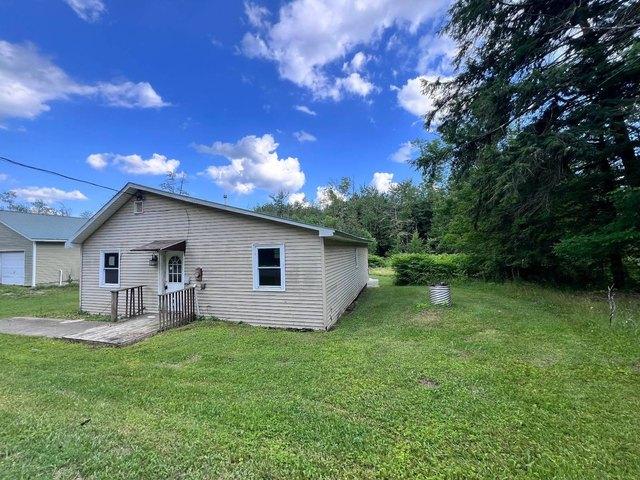 120 Fisher Rd, Caroga Lake, NY 12032