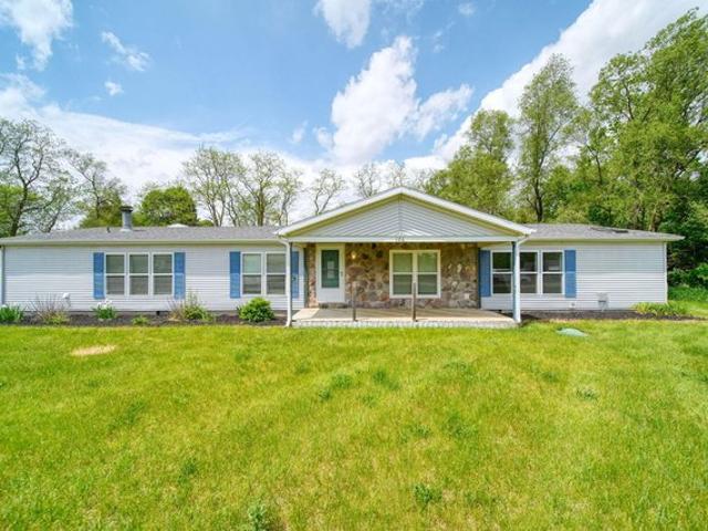 120 Kathy Ln, Brooklyn, MI 49230