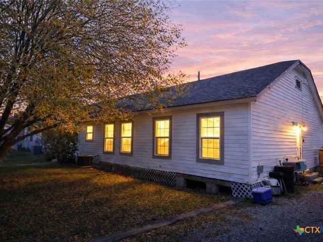 120 Haviland St, Port Lavaca, TX 77979