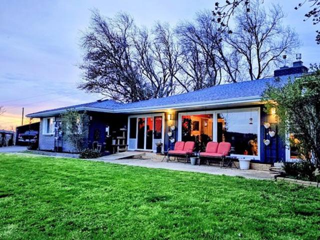 120 Hammel Rd, Eagle Point, OR 97524