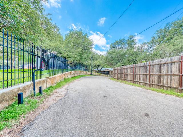 120 Hidden Oaks Dr