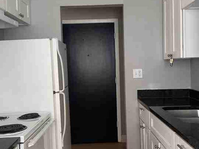 120 Iowa Avenue West 3 Bedroom Apartment for Rent at 120 Iowa Ave W, St. Paul, MN 55117 North of Maryland