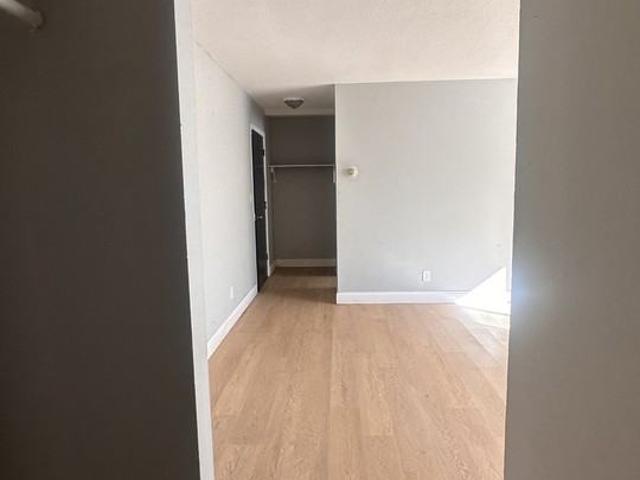 120 Iowa Avenue West 3 Bedroom Apartment for Rent at 120 Iowa Ave W, St. Paul, MN 55117 North of Maryland