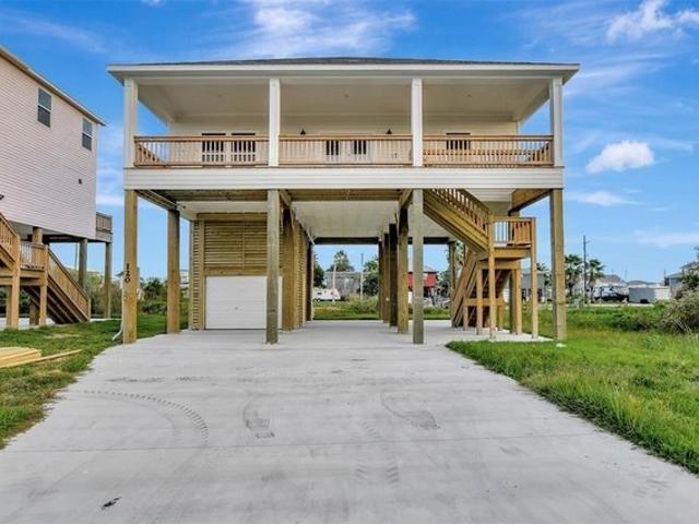 120 Jewel Dr, Crystal Beach, TX 77650