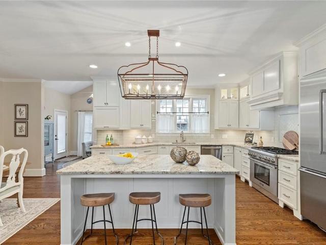 120 Old Chartwell Dr, Alpharetta, GA