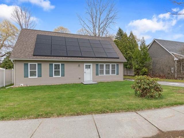 120 Lori Ln, Burlington, VT 05408