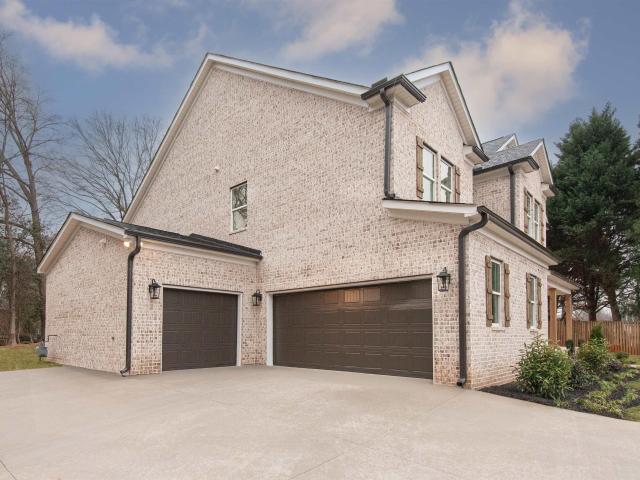 120 Lavender Hill Court