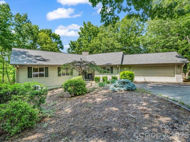 120 Lakewood Dr, Lake Lure, NC 28746