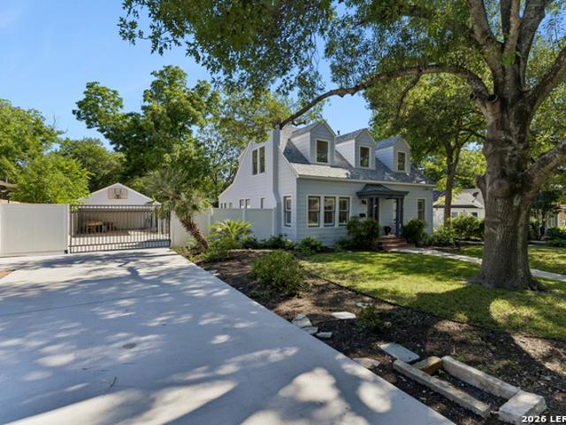 120 Lamont Ave