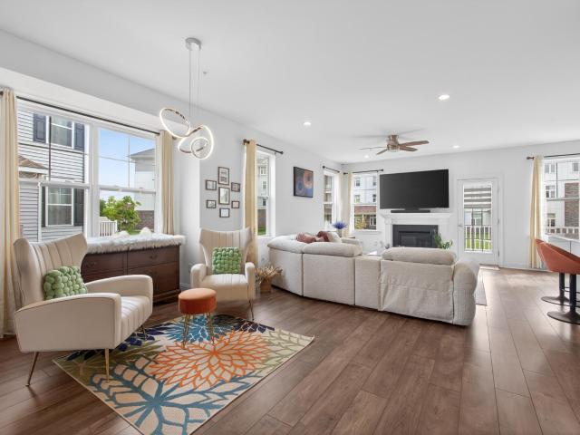 120 Larrabee Way