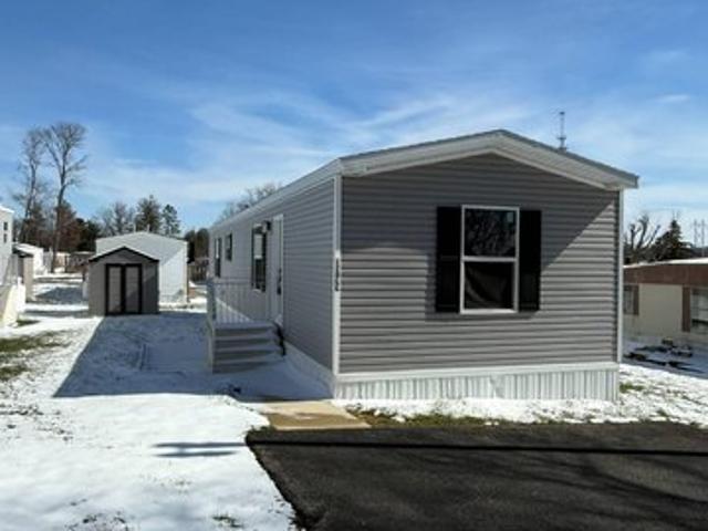 120 Lillian Ln, Somerset, PA 15501