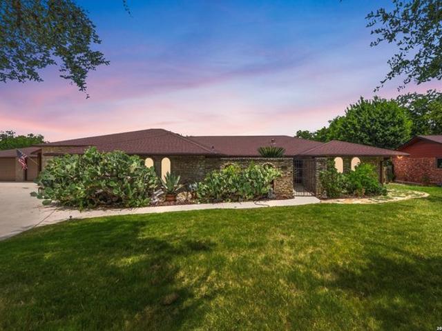120 Lincoln Dr, Schertz, TX 78154