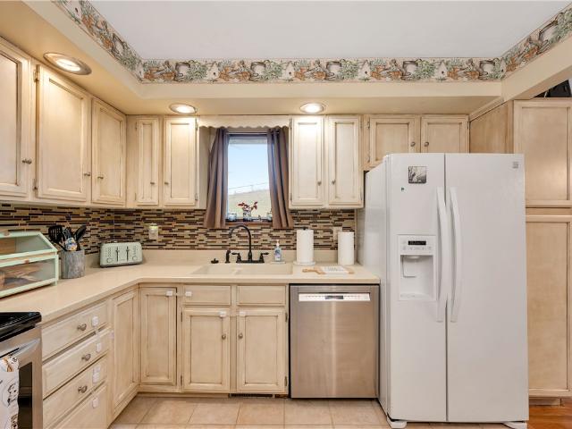 120 Lyn Dale Dr