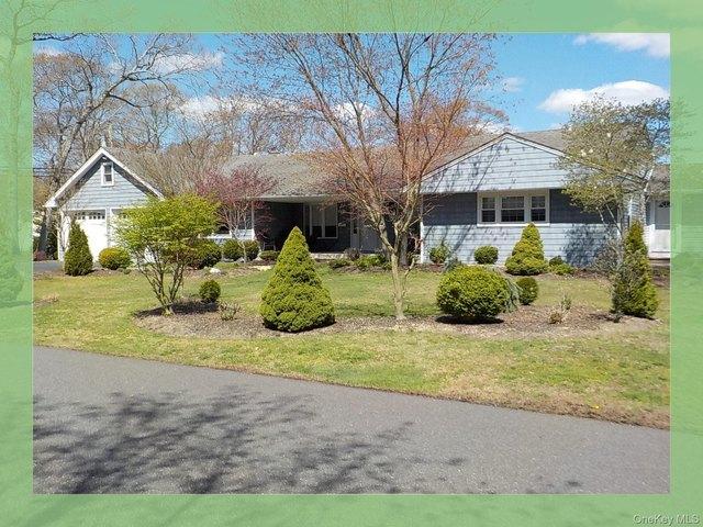 120 Mohawk Dr, Brightwaters, NY 11718