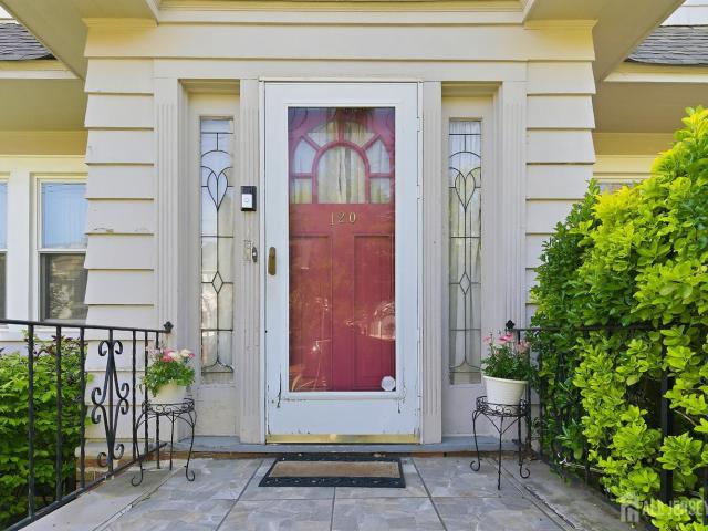 120 Montrose Street 122
