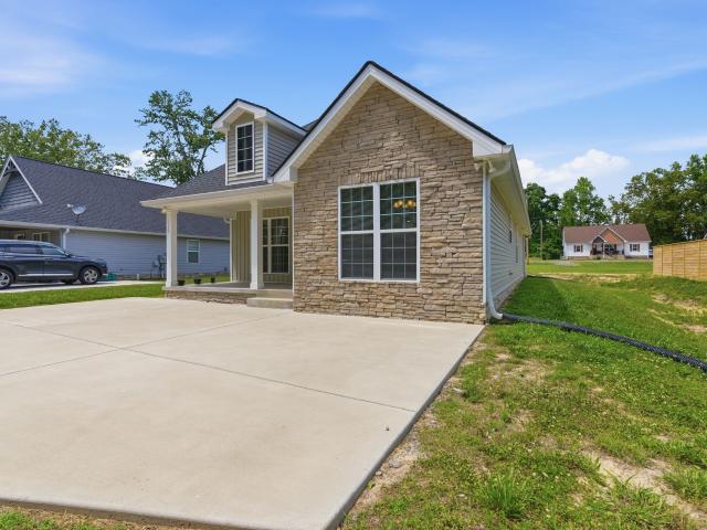 120 Mazie Dr