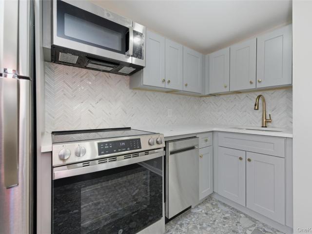 120 Maple Avenue Upper Duplex