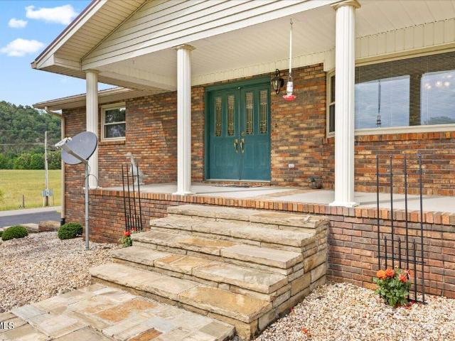 120 Maple Lane