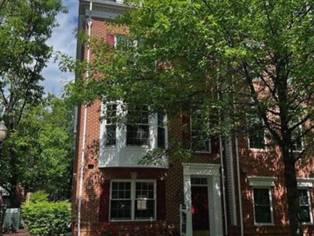 120 Martin Ln, Alexandria, VA 22304