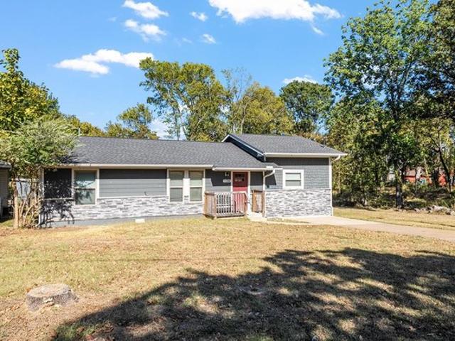 120 Memorial Dr, Gun Barrel City, TX 75156