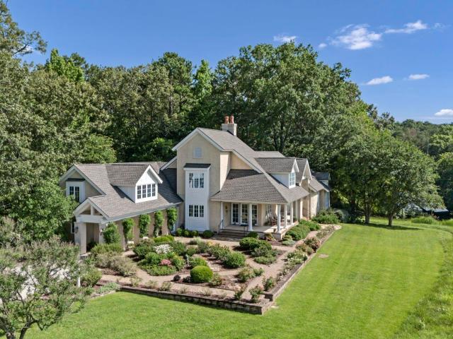 120 Middlefield Lane