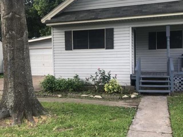 120 N 22nd St, Nederland, TX 77627
