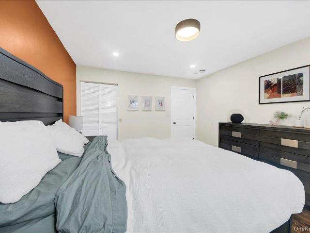 120 N Broadway 16A