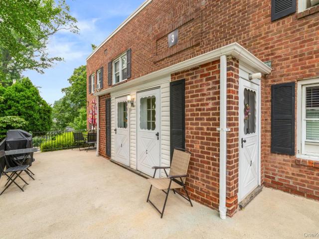 120 N Broadway 3C