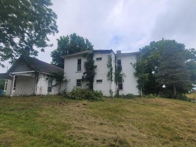 120 N East St, New Holland, OH 43145
