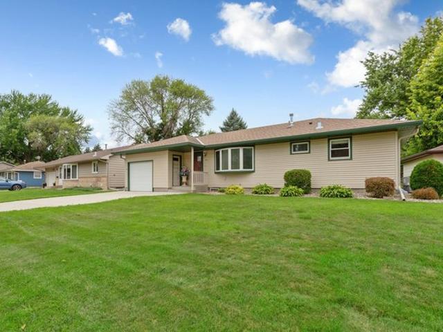 120 N Manitou Dr, Mankato, MN 56001