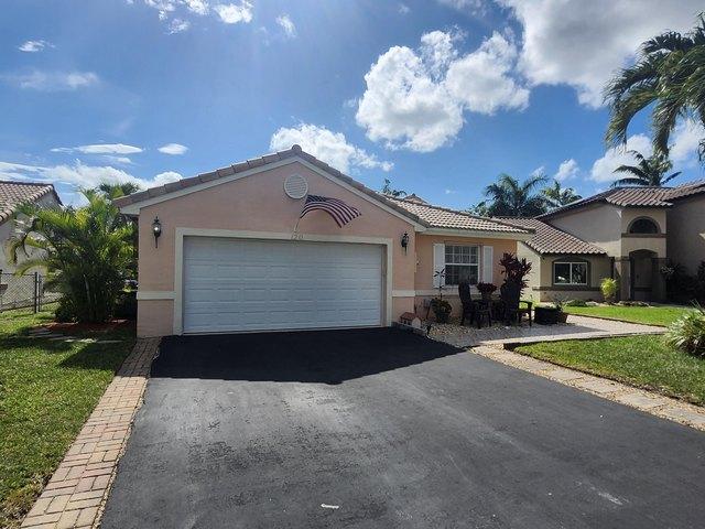 120 NW 189th Ave, Pembroke Pines, FL 33029