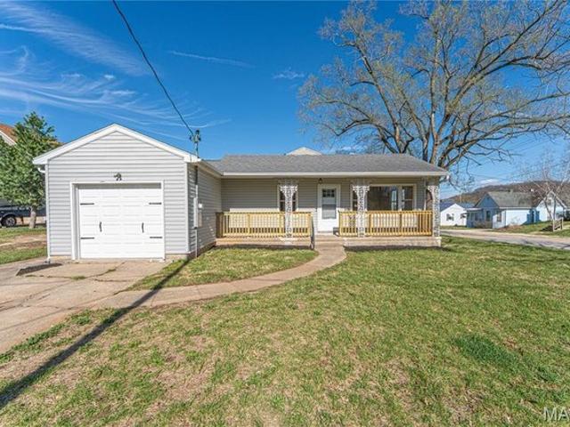 120 S 18th St, Louisiana, MO 63353