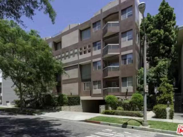 120 S Crescent Dr, 102, Beverly Hills, CA 90212