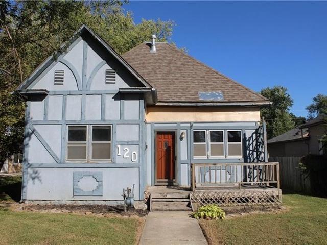 120 S Kansas St, Chanute, KS 66720