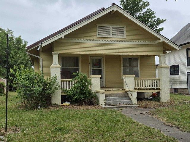 120 S Oak St, Eureka, KS 67045