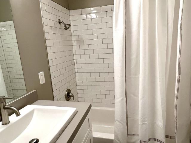 120 S Roosevelt Ave 2 Bedroom Apartment for Rent at 120 S Roosevelt Ave, Pasadena, CA 91107 Lamanda Park